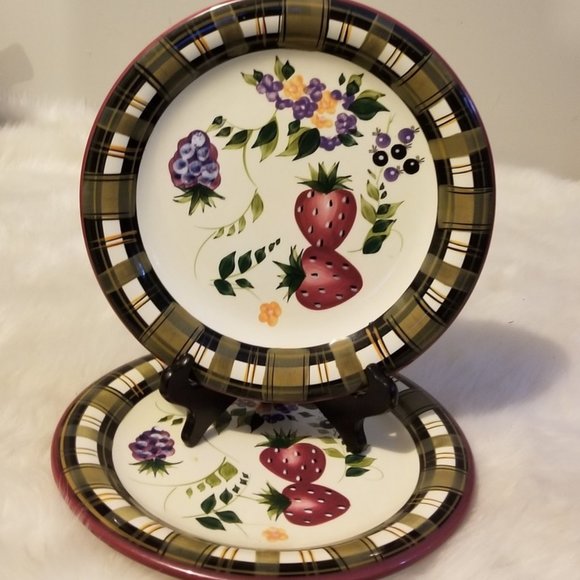Oneida | Kitchen | Oneida Strawberry Plaid Hand Painted Dinner Plate ...